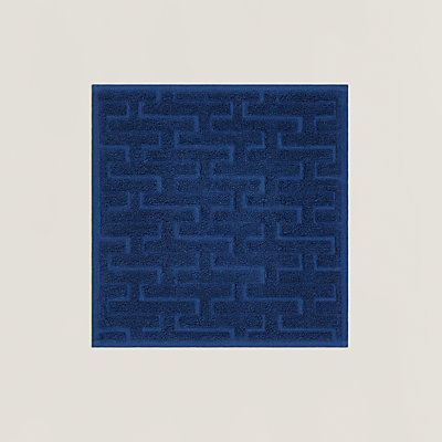 ビーチクッション 《ヨッティング》 | Hermès - エルメス-公式サイト ビーチクッション 《ヨッティング》 | Hermès - エルメス-公式サイト